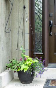 Flower Pot Trellis - Easy and Cheap To Make, But Looks Expensive