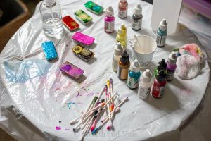 How to Use Alcohol Inks on Metal to Create Stunning Gift Tins | Hearth ...