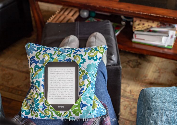 How to Make a Kindle Holder for Your Paperwhite | Hearth and Vine
