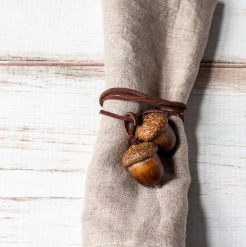 DIY Acorn Napkin Ties for Beautiful Natural Decor