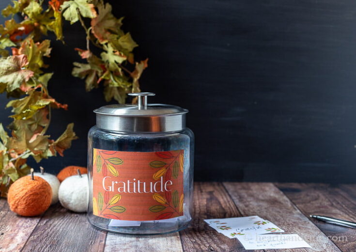 How to Make A Gratitude Jar for Thanksgiving Dinner