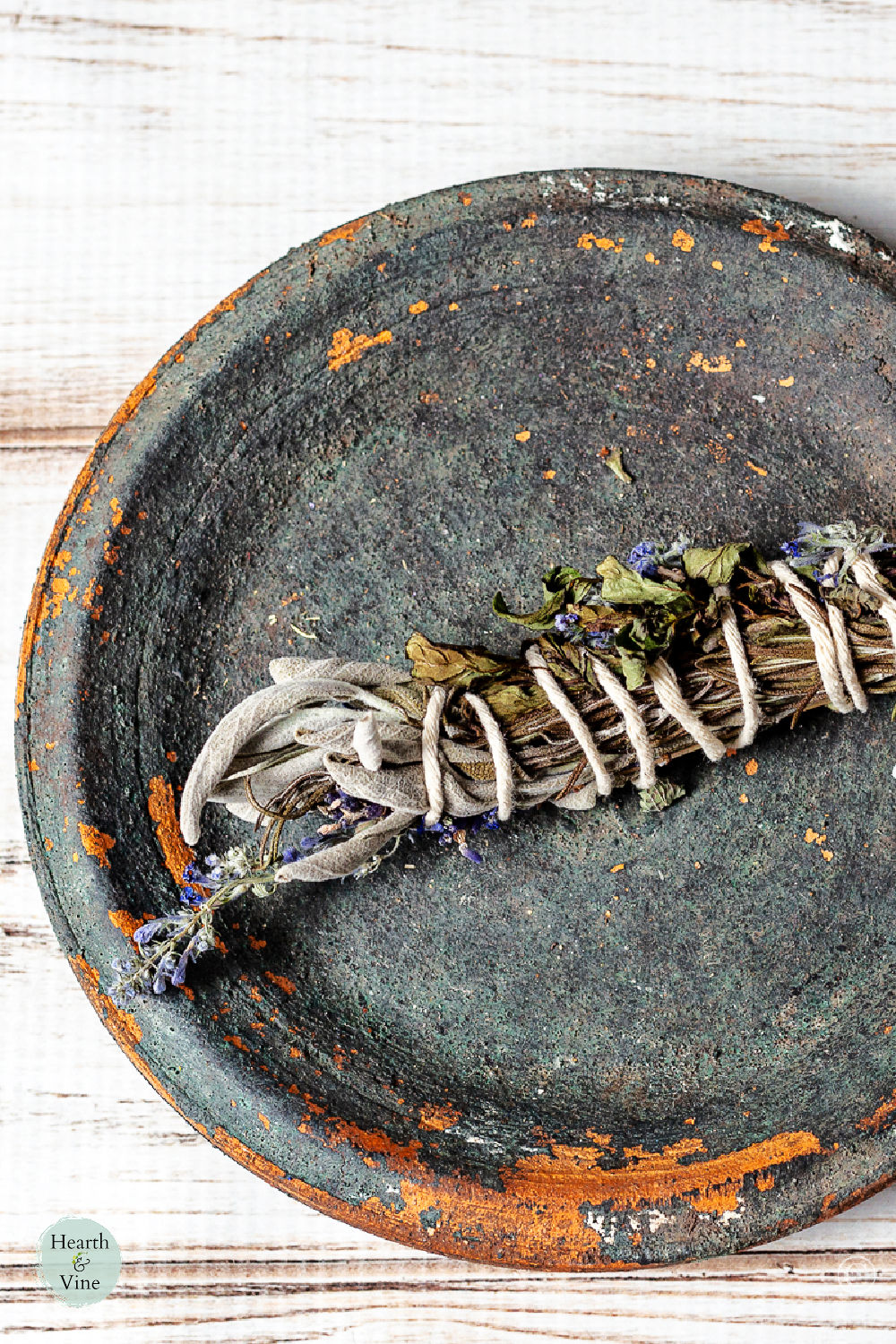 w to Make a Smudge Stick | Hearth and Vine