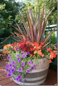 23 Fabulous Front Porch Fall Planter Ideas