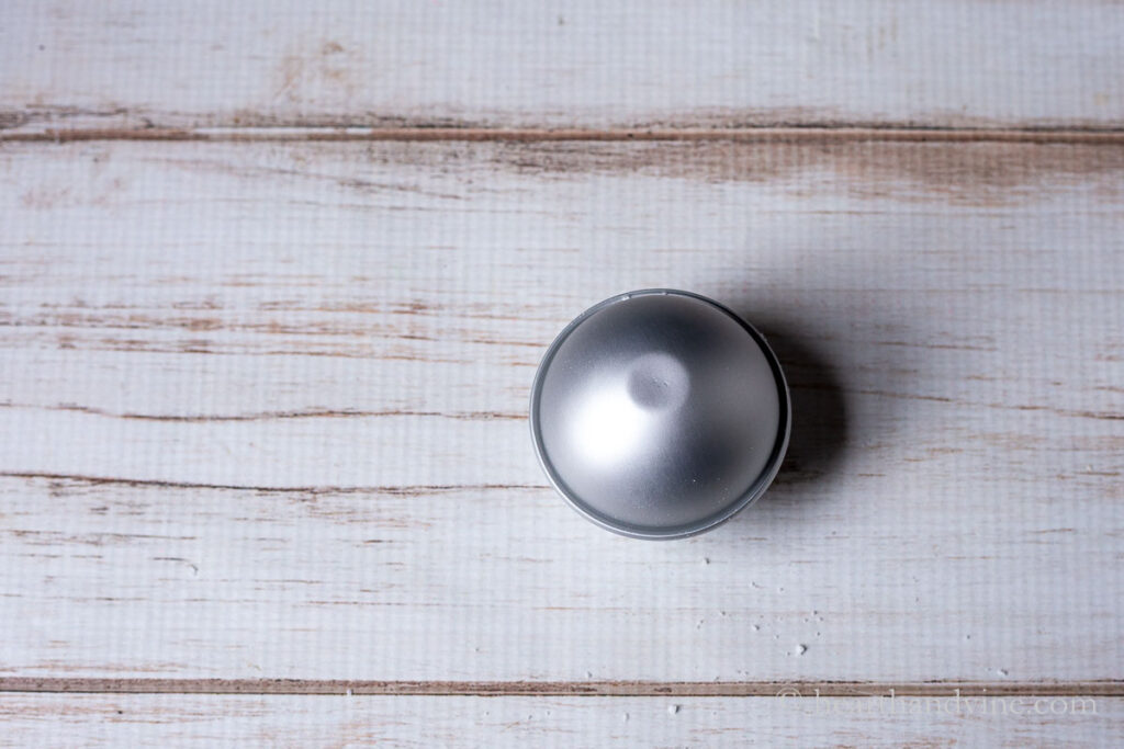 DIY Bath Bombs with Flowers and Color