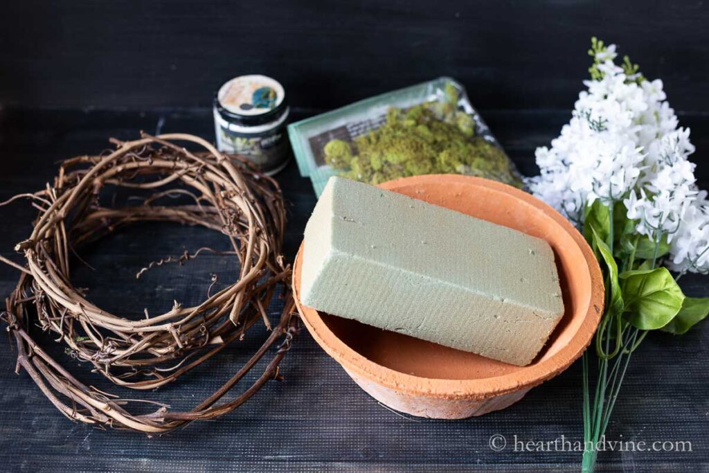 How to Make an Artificial Flower Arrangement for Spring