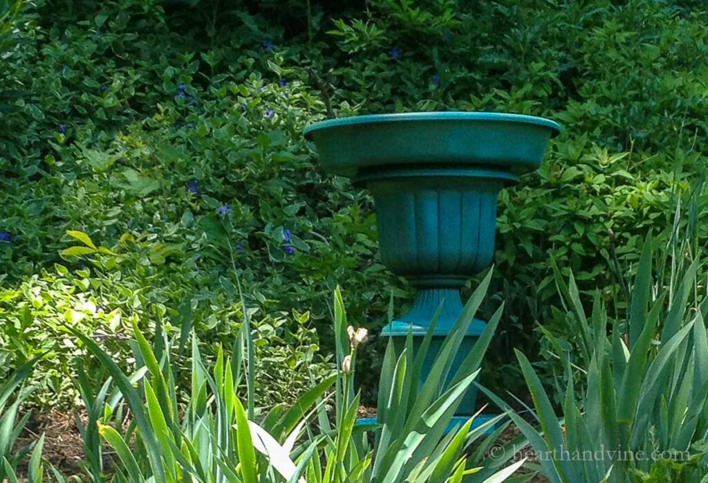 DIY Bird Bath from Plastic Pots