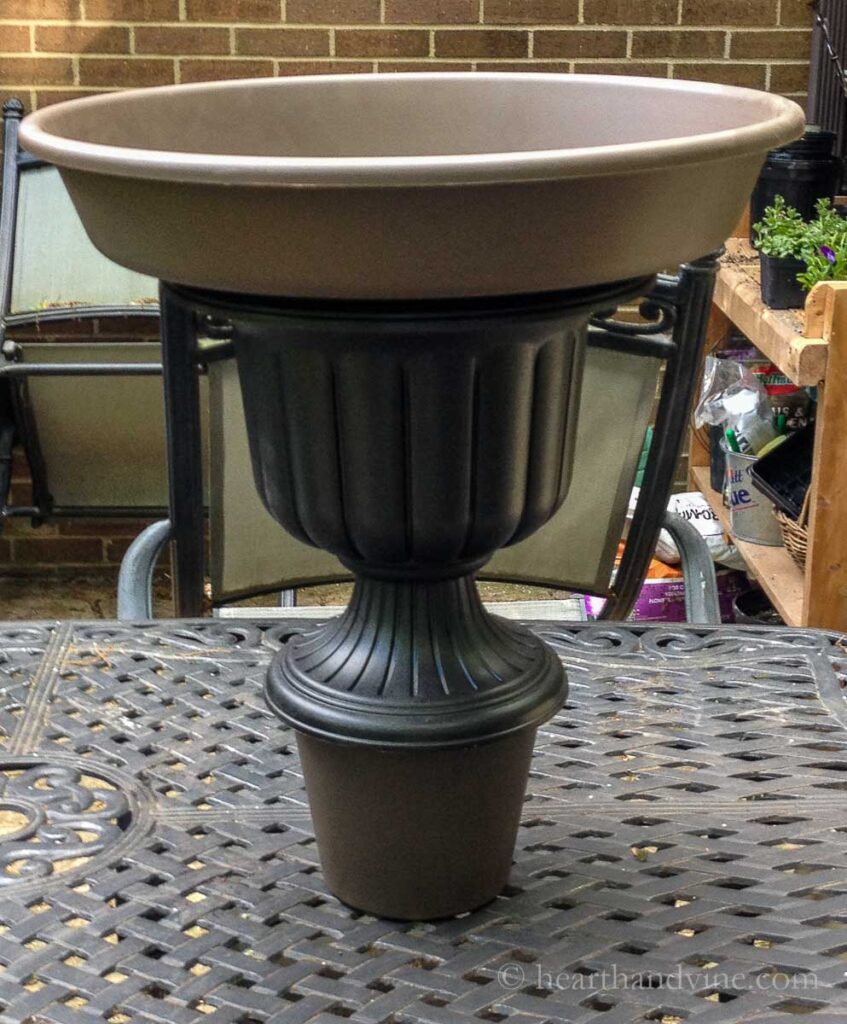 DIY Bird Bath from Plastic Pots