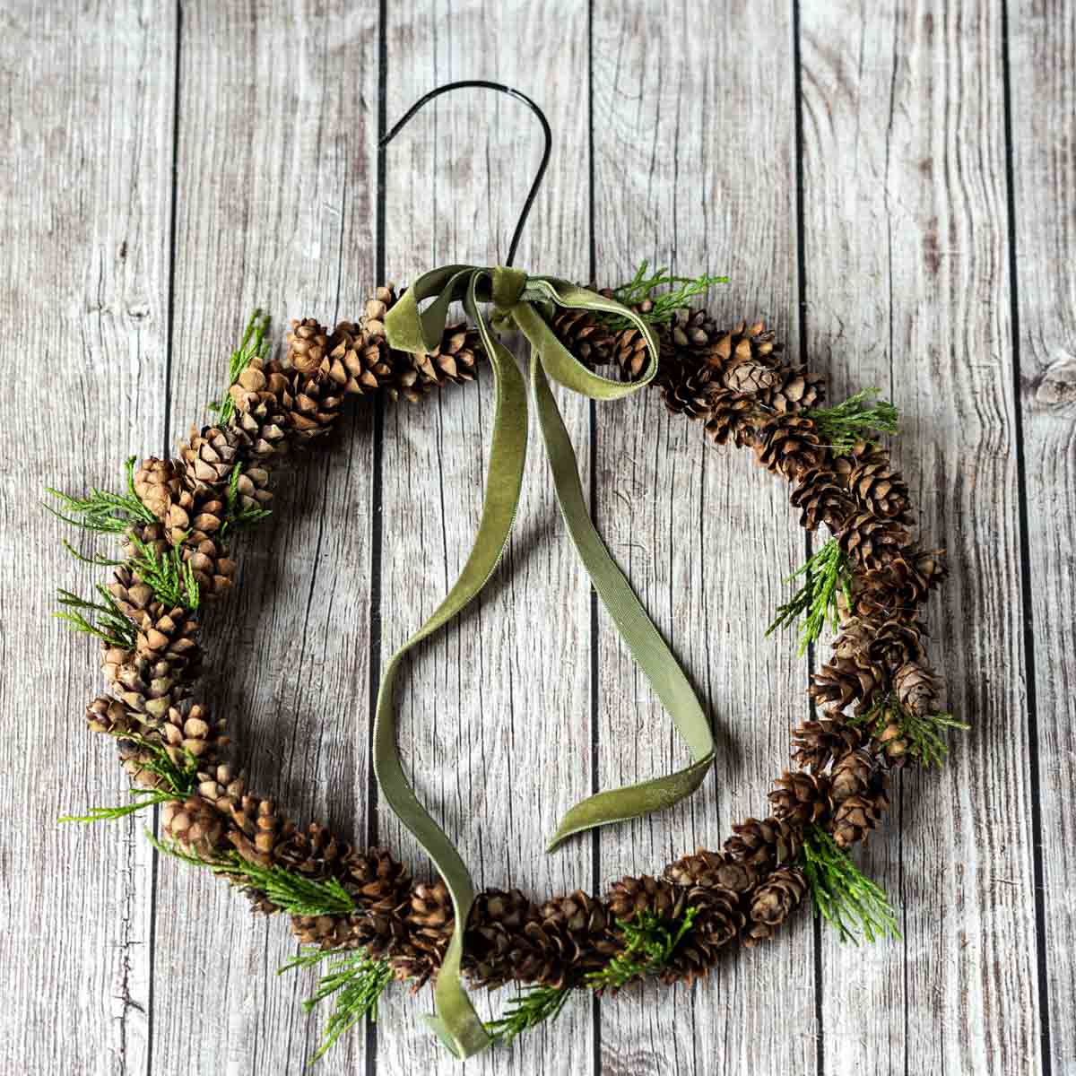 How to Make a Pinecone Wreath with Mini Pinecones